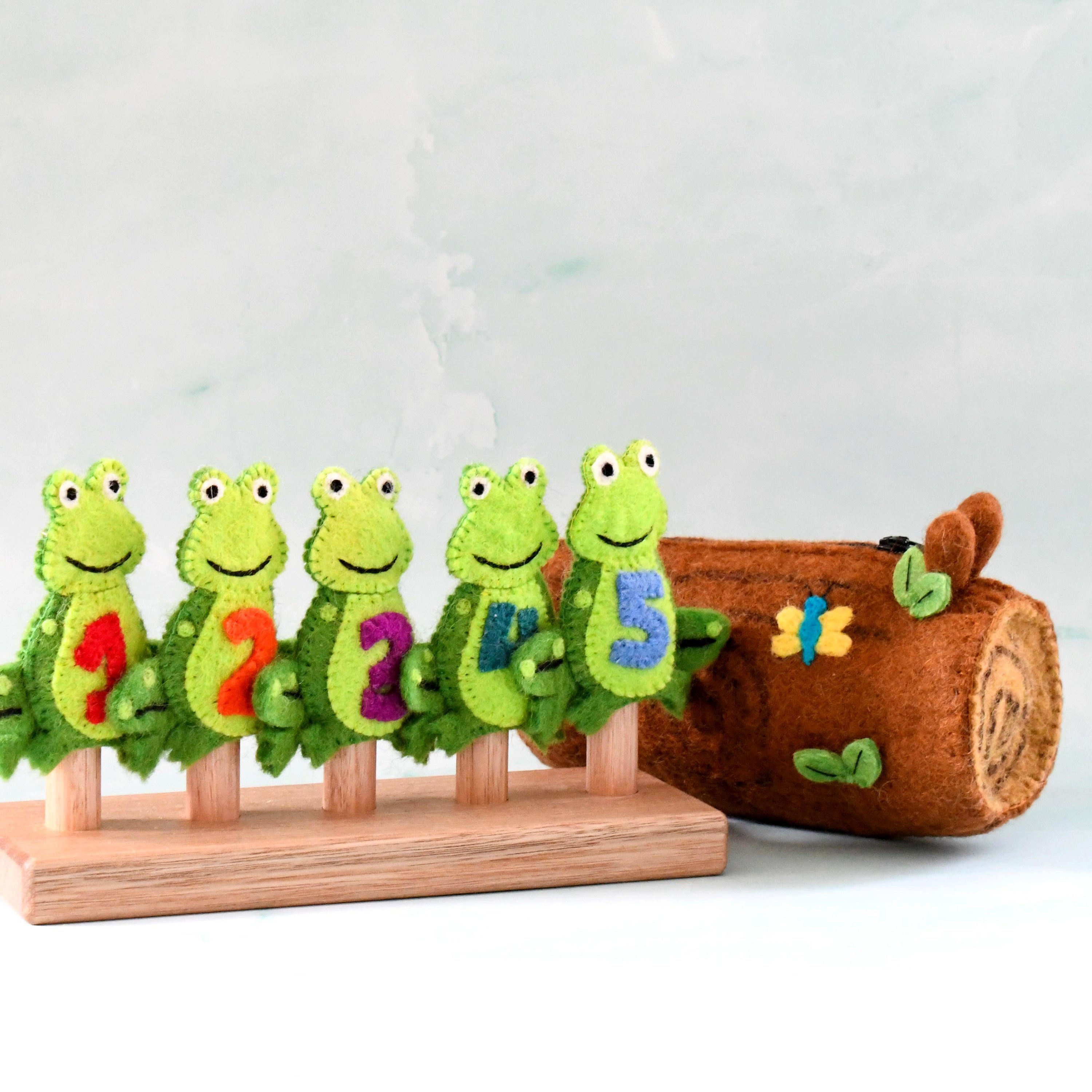 Tara Treasures 5 Little Speckled Frogs With Log Bag - Finger Puppet Se ...